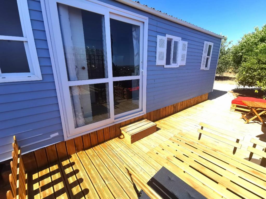 Casa Azul-Tiny house with fantastic view, big outdoor space and pool ...